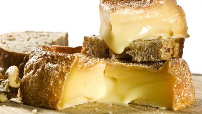 12 Best Types of French Cheese | Europe Dishes
