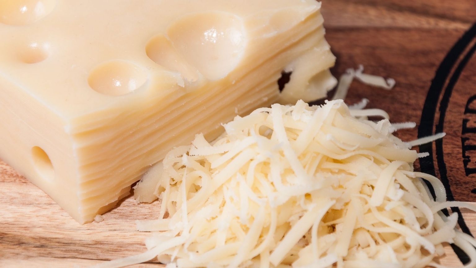 12 Best Types of French Cheese | Europe Dishes
