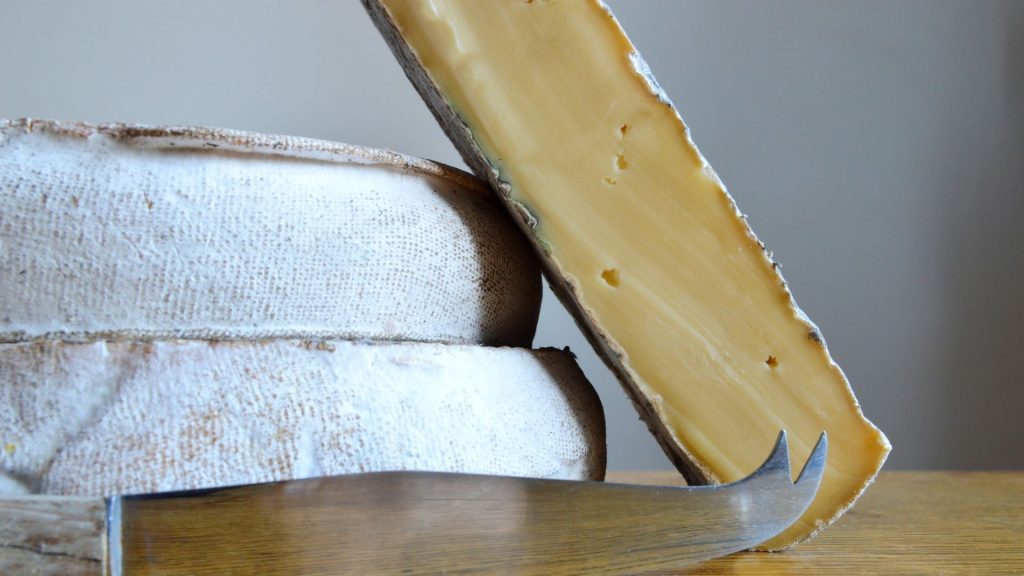 12 Best Types of French Cheese | Europe Dishes