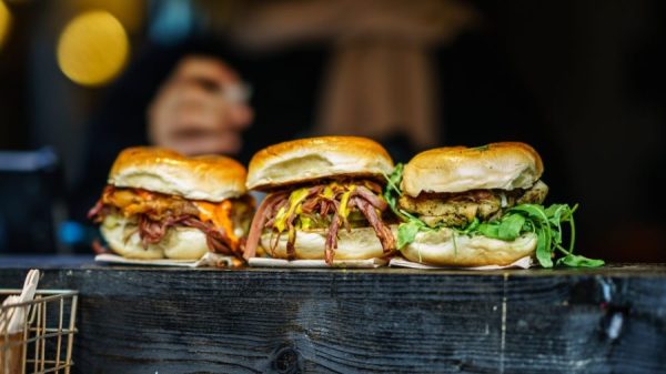 10 Best Restaurants For Delicious Paris Street Food - Europe Dishes